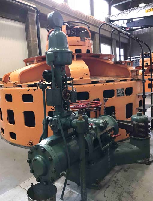 COMBINED GOVERNOR AND AVR - REIVAX